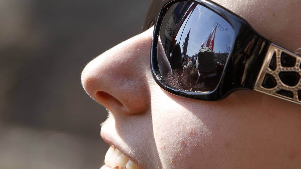 Solbrillor – inte bara en cool accessoar | SVT Nyheter