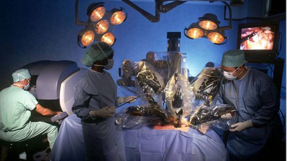 Robot var med vid operation | SVT Nyheter