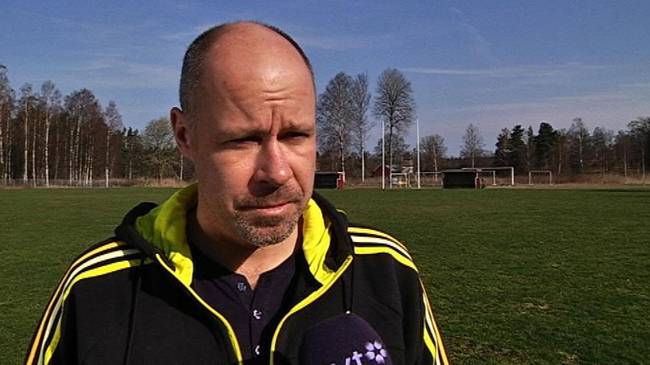 Martin Hansson avbröt matchen | SVT Nyheter