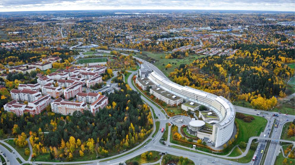 Ungdomar bort från Rissne centrum | SVT Nyheter