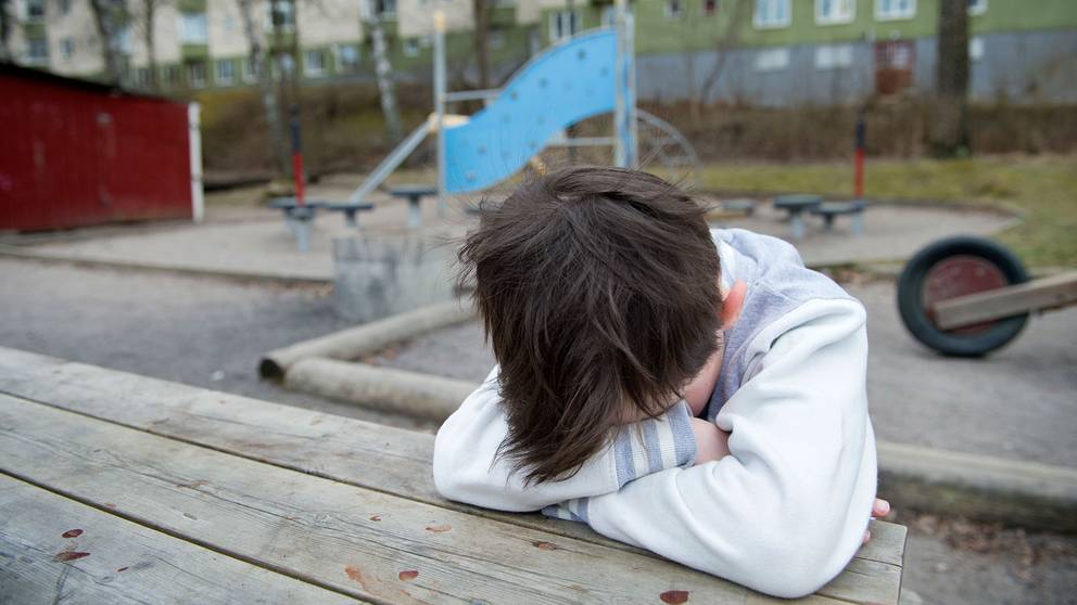 Mobbning dyrt för samhället | SVT Nyheter