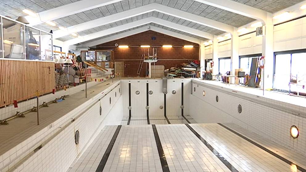 Vision om simhall i Åtvidaberg hålls flytande | SVT Nyheter
