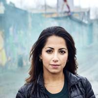 Krönika: ”I de små hålen kan deras händer mötas” | SVT Nyheter