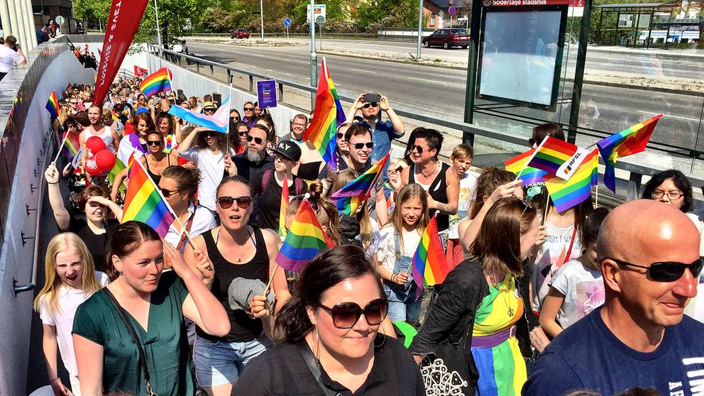 Personal på Hall lär sig om radikalism | SVT Nyheter