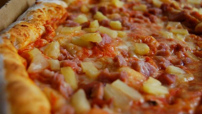 Hawaii-pizzans skapare Sam Panopoulos har dött | SVT Nyheter