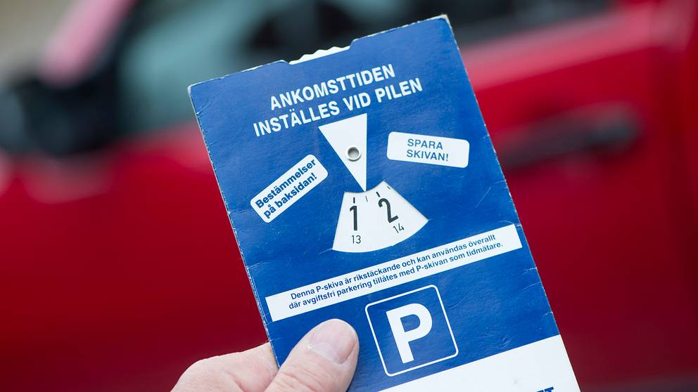 Mjukstart när p-skiva införs i Köping | SVT Nyheter