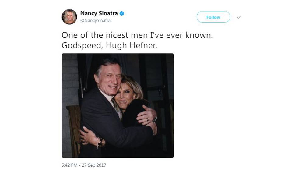 Stjärnorna hedrar Hugh Hefner | SVT Nyheter