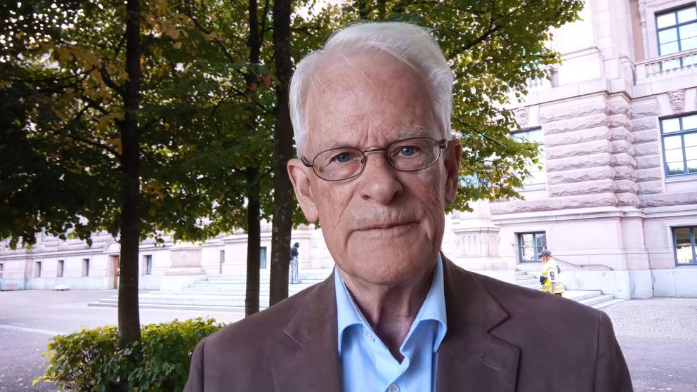 Ingvar Carlsson: Carl Bildt svek sitt land | SVT Nyheter