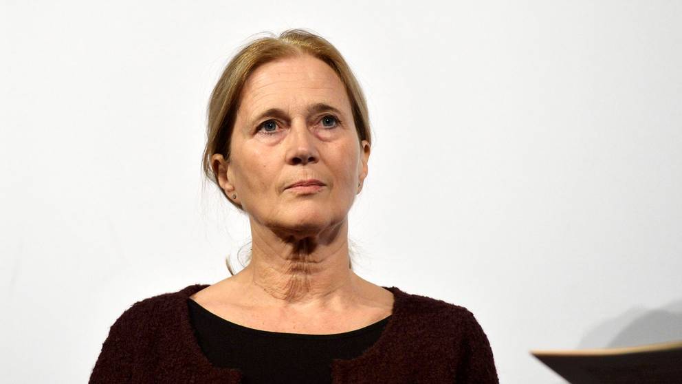 Katarina Frostenson: ”Vi fick inte ge vår bild” | SVT Nyheter