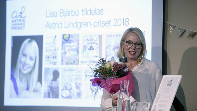 Lisa Bjärbo från Ingelstad får årets Astrid Lindgren-pris | SVT Nyheter