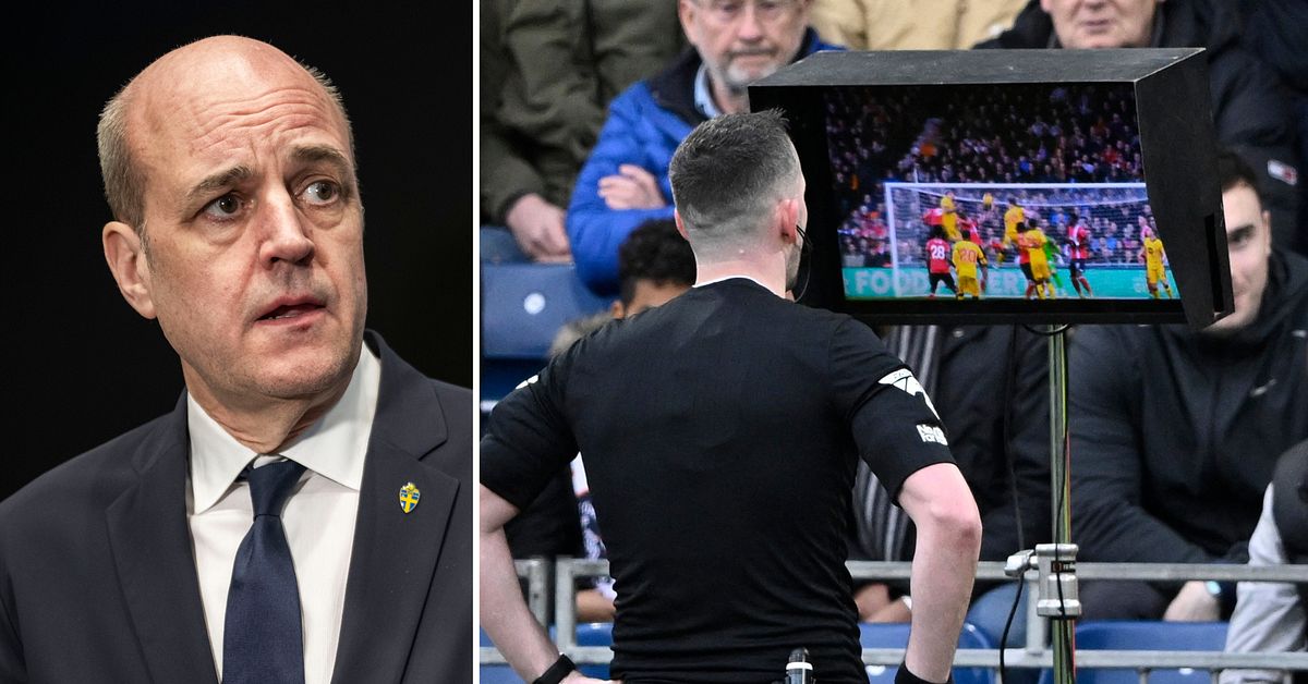 Fotboll: Fredrik Reinfeldts svar i infekterade VAR-debatten | SVT Sport