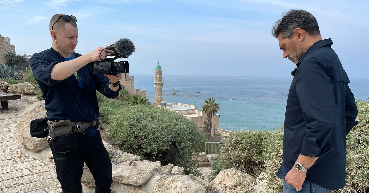 Tolf på plats i Israel: ”Knepigt krig att rapportera om” | SVT Nyheter
