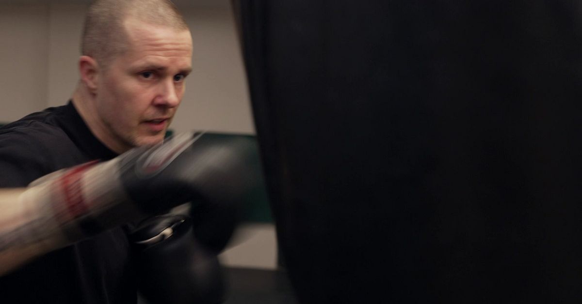 Recension: ”The smashing machine” av Benny Safdie | SVT Nyheter