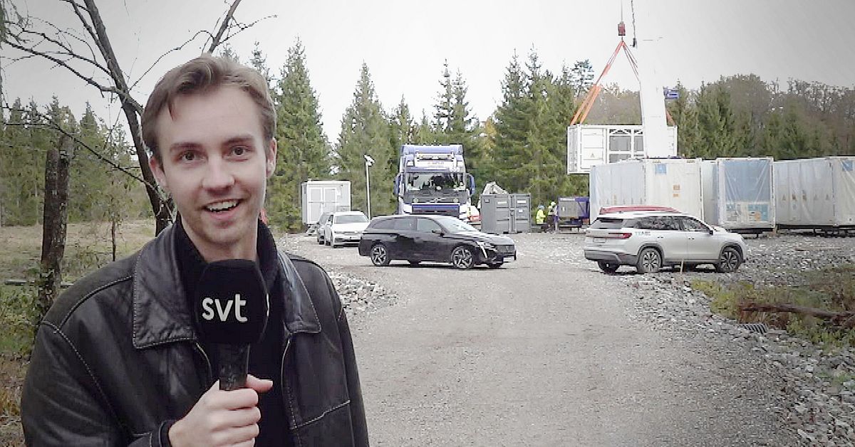 Här lyfts batterier tunga som valar | SVT Nyheter