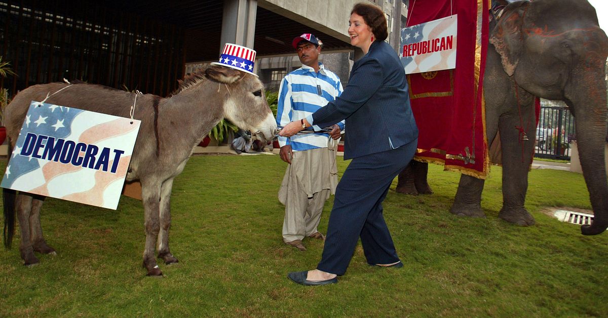 Val i USA: Varför är Demokraternas symbol en åsna? | SVT Nyheter