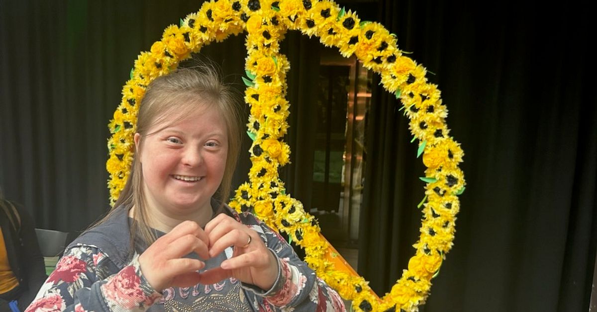 Downs syndrom-dagen firades med rocka sockorna-fest i Göteborg | SVT ...