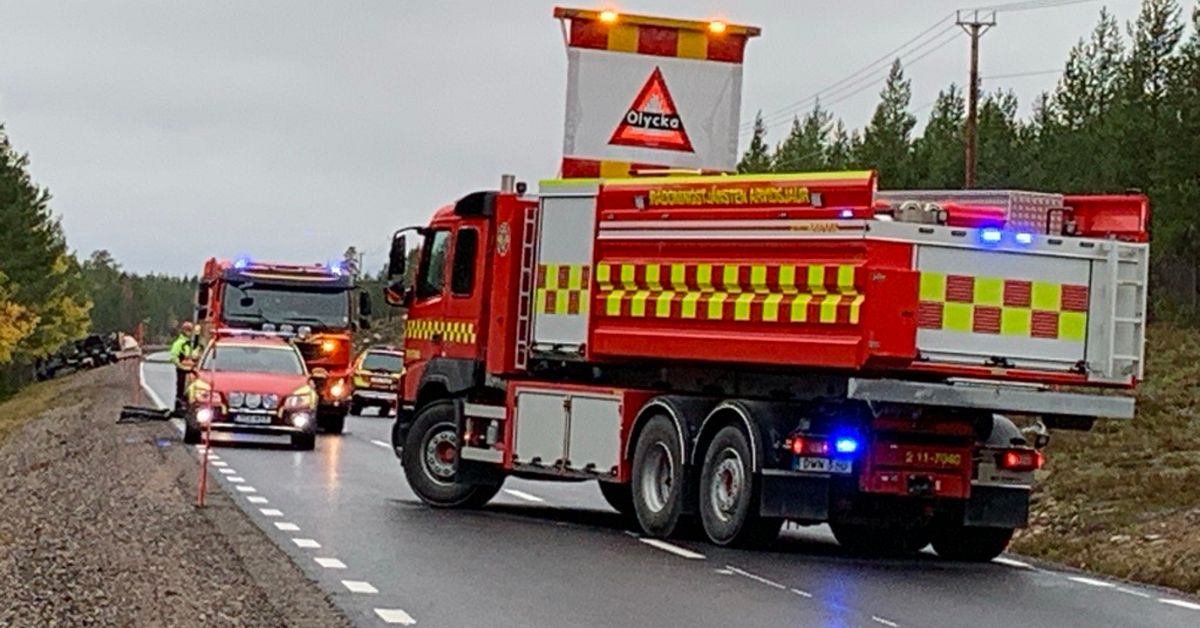 Tankbil omkull i Arvidsjaur – explosivt ämne läckte ut | SVT Nyheter