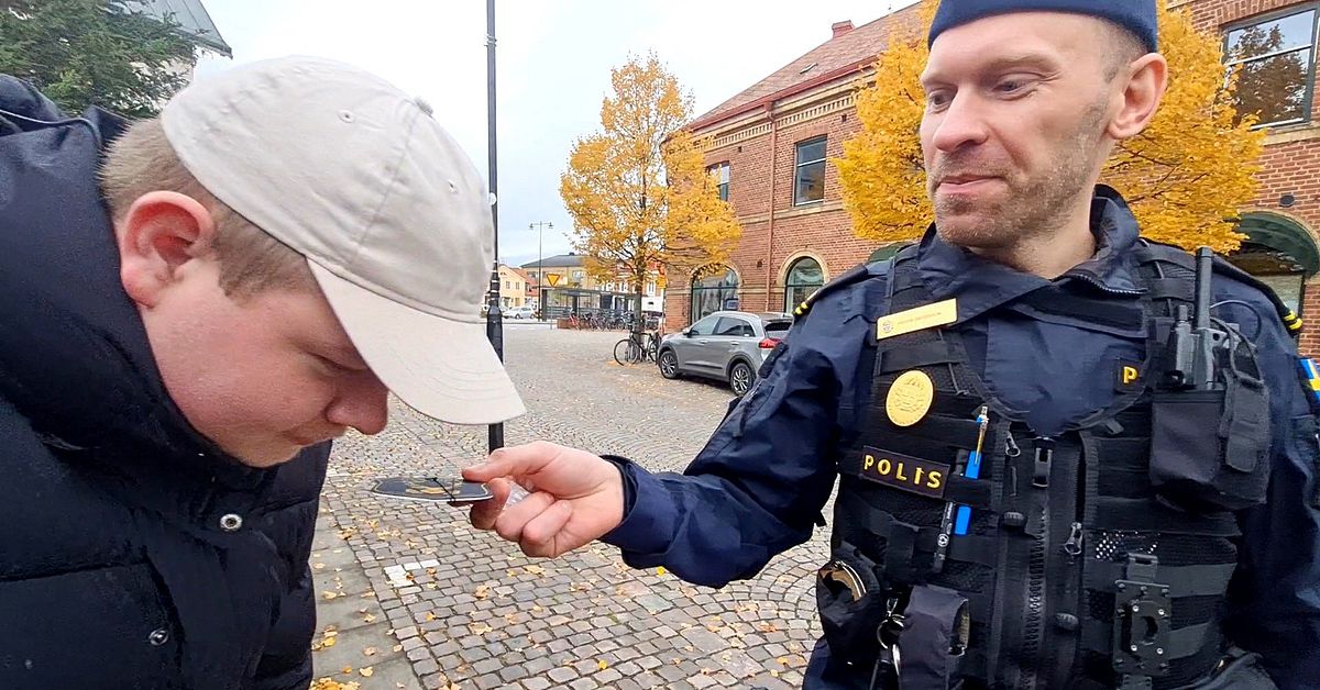 Polisen i Eslövs nya knep för att nå epa-ungdomar: Doftgranar | SVT Nyheter