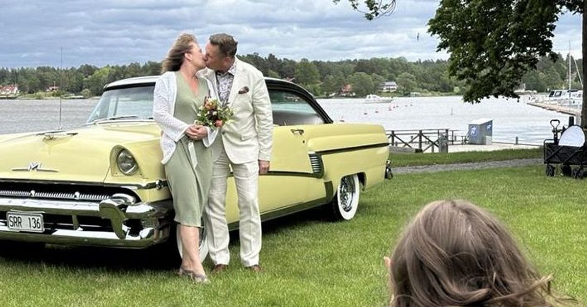 Svenska kyrkan ordnar drop-in-vigslar – Tony och Karin valde att säga ...