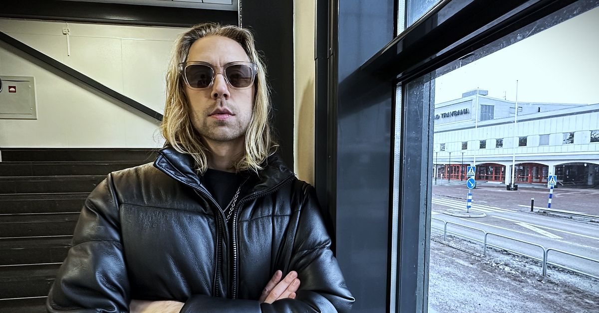 Jonas från Karlstad gör debut som låtskrivare på hemmaplan | SVT Nyheter