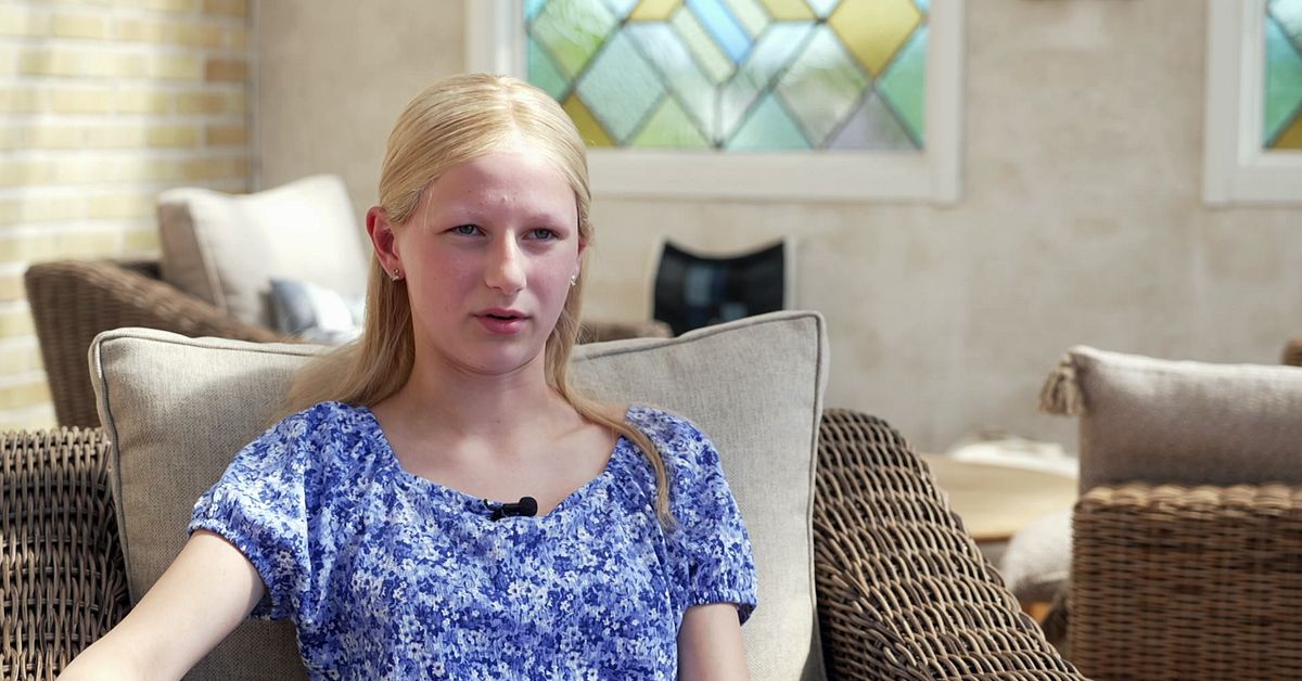 12-åriga Meja från Hudik förlorade allt sitt hår: ”Jag vill bara ha det tillbaka” | SVT Nyheter