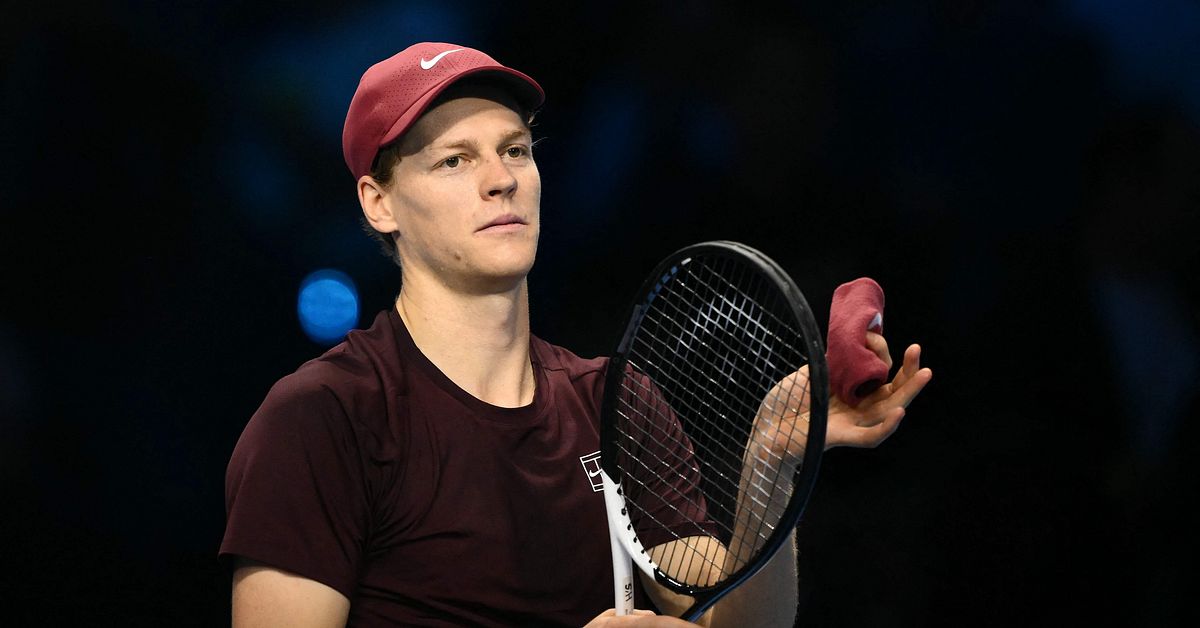 Tennis: Jannik Sinner vann sin första match i ATP-slutspelet | SVT Sport