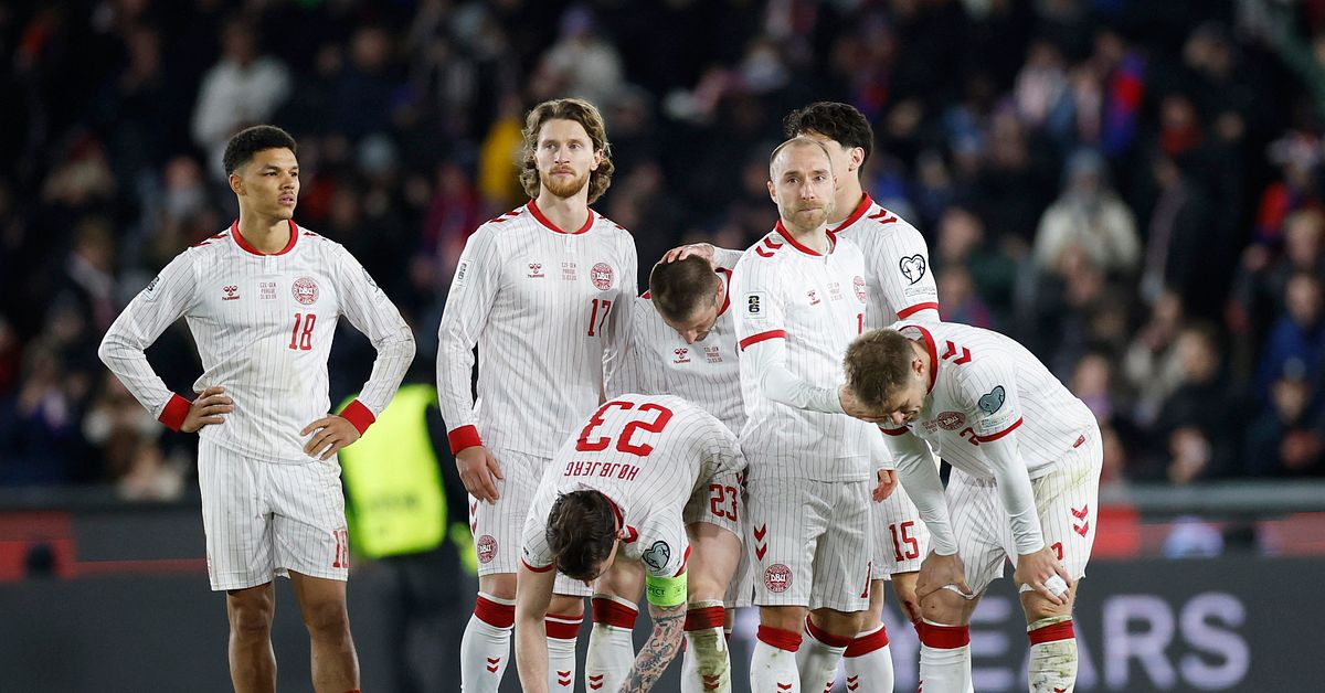 Fotboll: Danmark och Italien missar VM efter straffdrama | SVT Sport