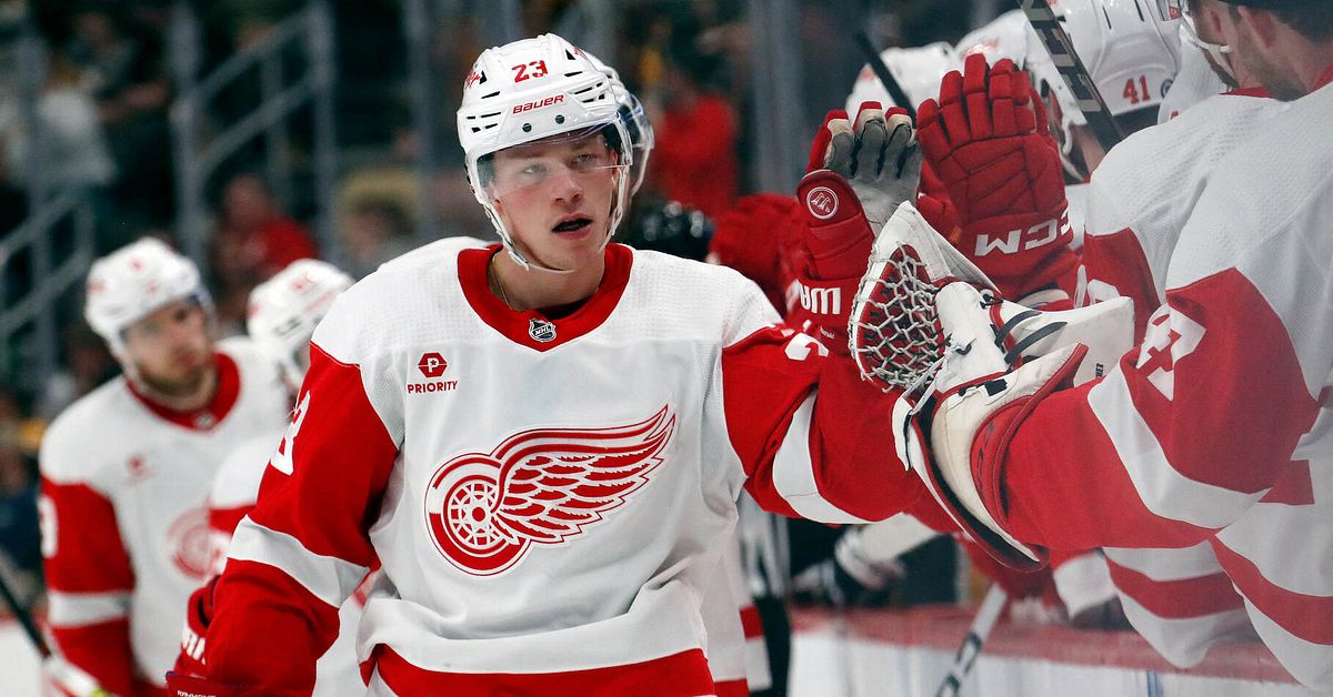 Ishockey: Lucas Raymond klar för ishockey-VM | SVT Sport