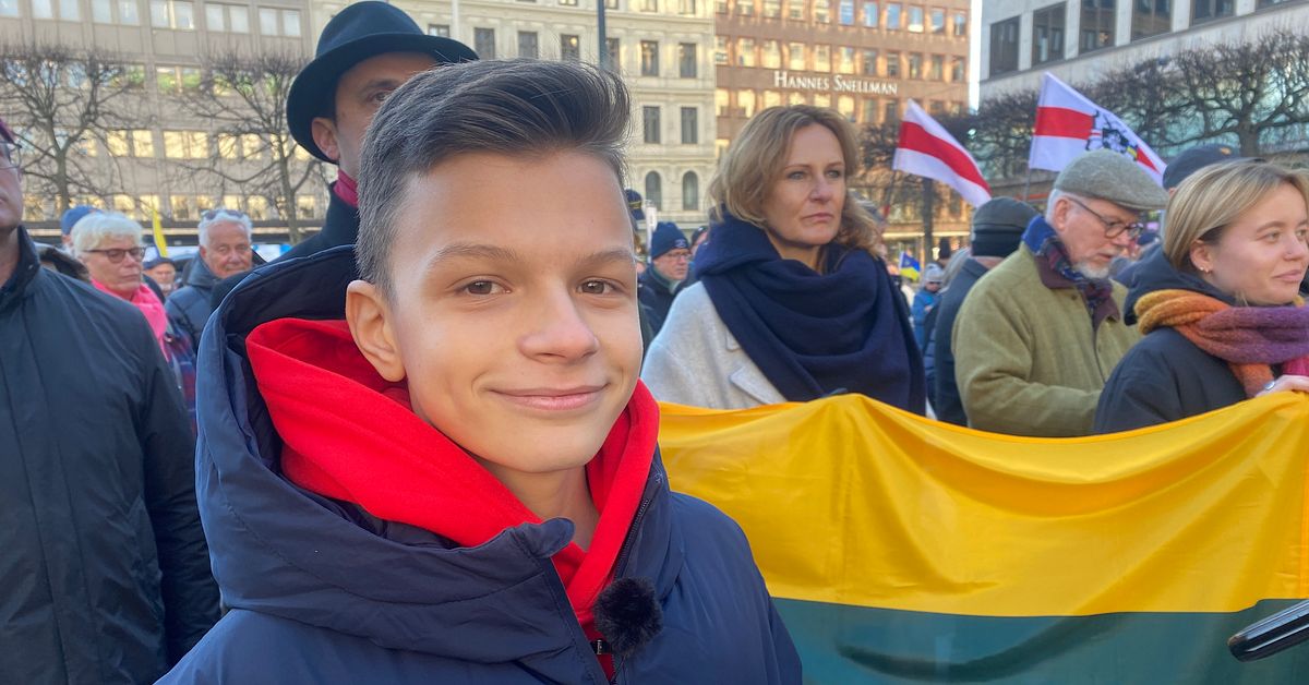 Tymur lämnade krigets Kiev – nu tävlar han i SVT:s Hello Mello ...