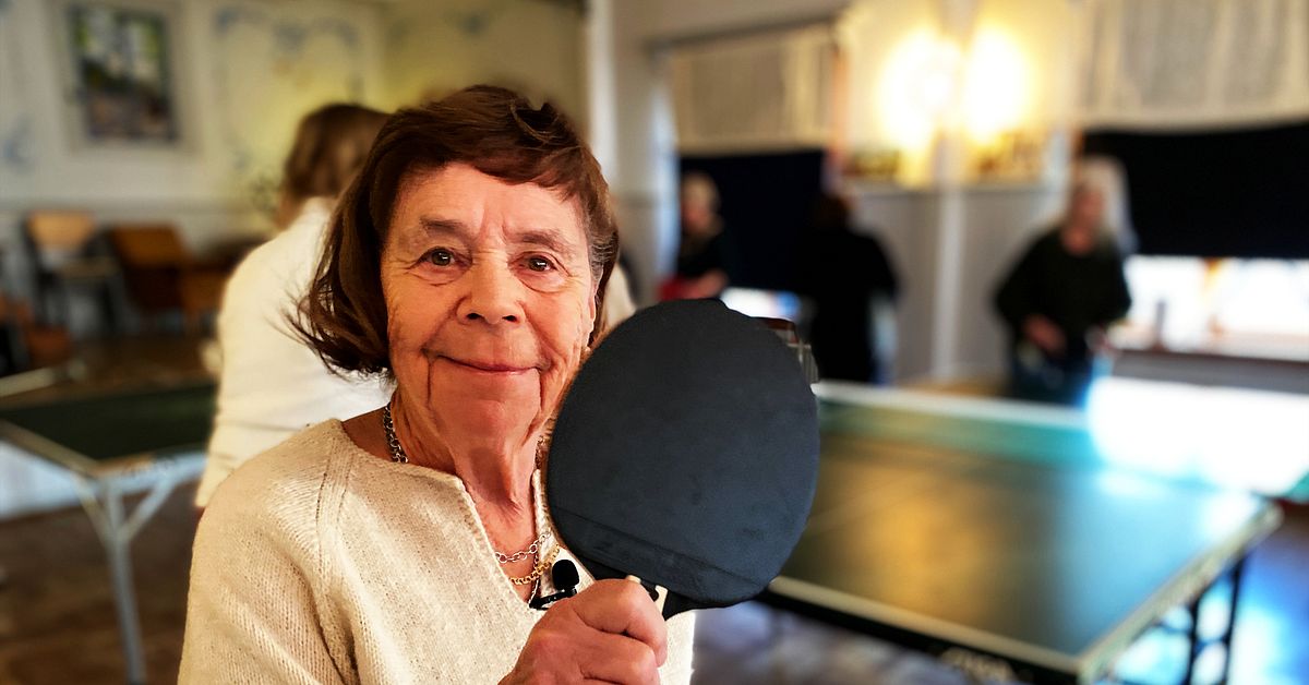 ”Det här är hjärngympa, men mest springer man runt och letar bollar på golvet” – Följ med till ...