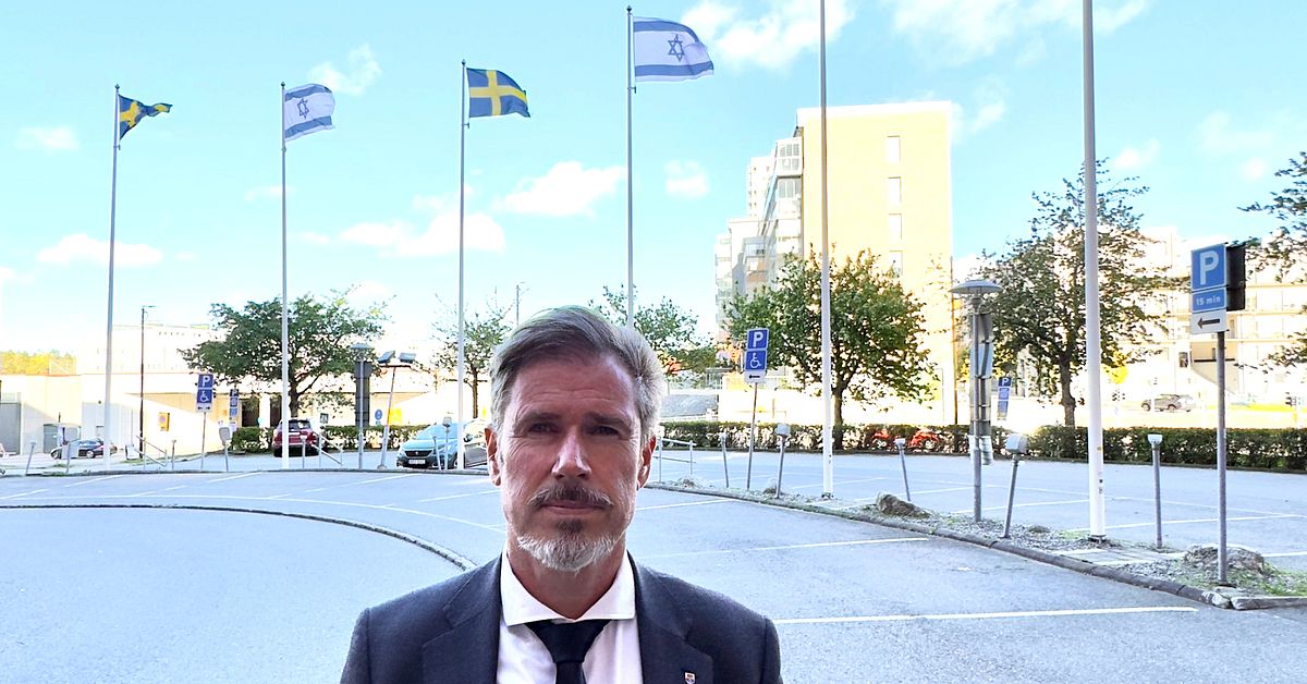 Haninge flaggar för israeliska offer | SVT Nyheter