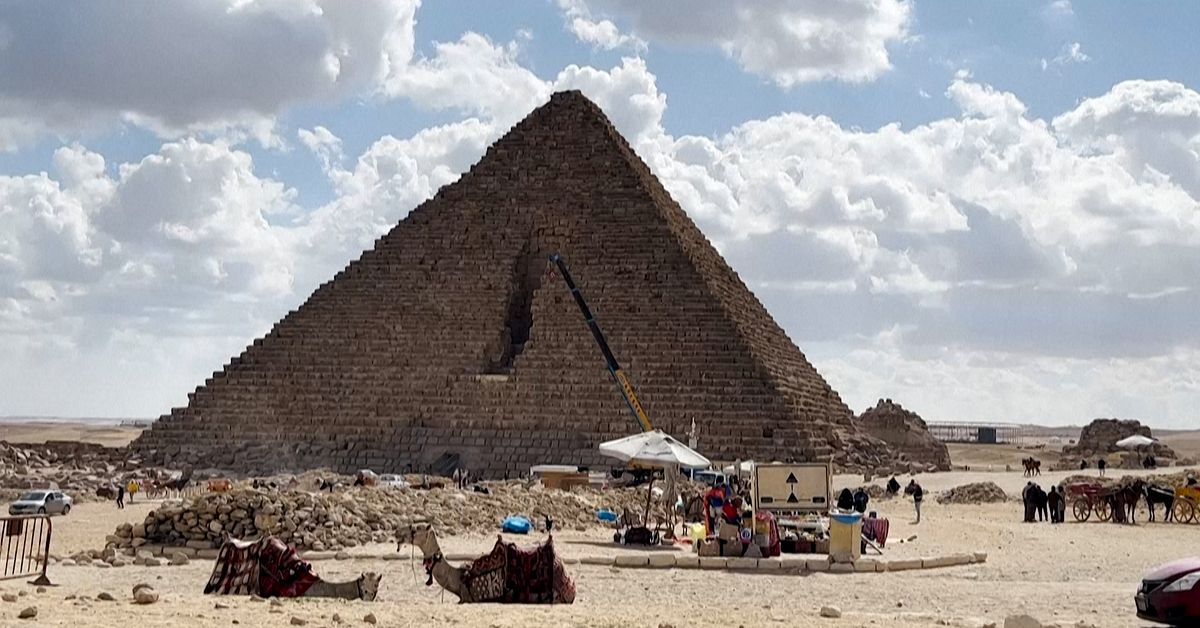 Här renoveras pyramiderna i Egypten – möts av stark kritik | SVT Nyheter