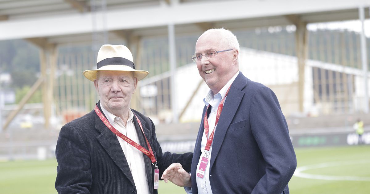 Fotboll: Sven-Göran ”Svennis” Eriksson hyllades av Degerfors | SVT Sport