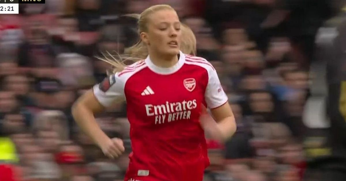 Fotboll: Smilla Holmberg och Hanna Lundkvist gör debut i WSL | SVT Sport