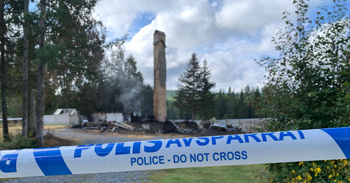 En man hittad död efter villabranden utanför Bjästa | SVT Nyheter