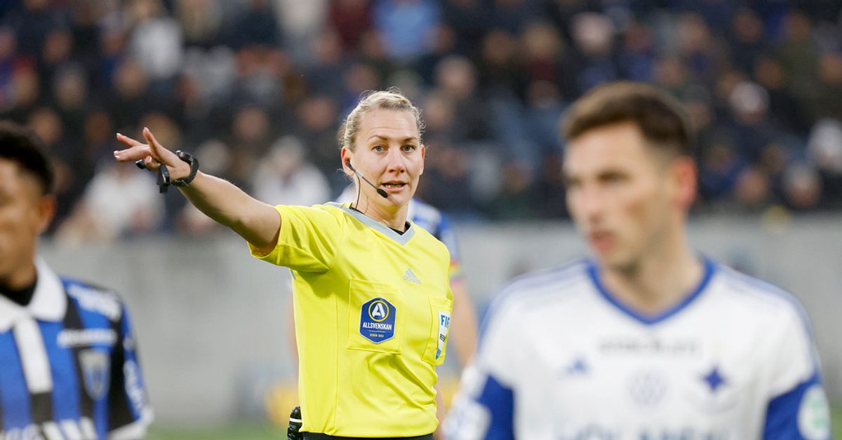 Fotboll: Tess Olofsson hyllades efter historiska debuten | SVT Sport