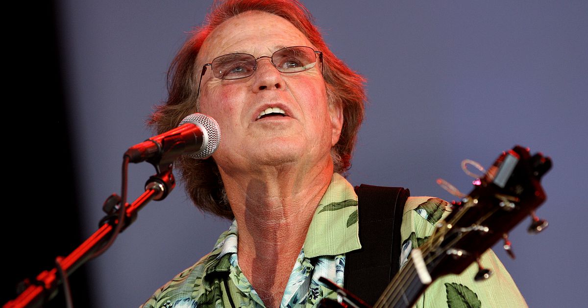 Country Joe McDonald är död | SVT Nyheter