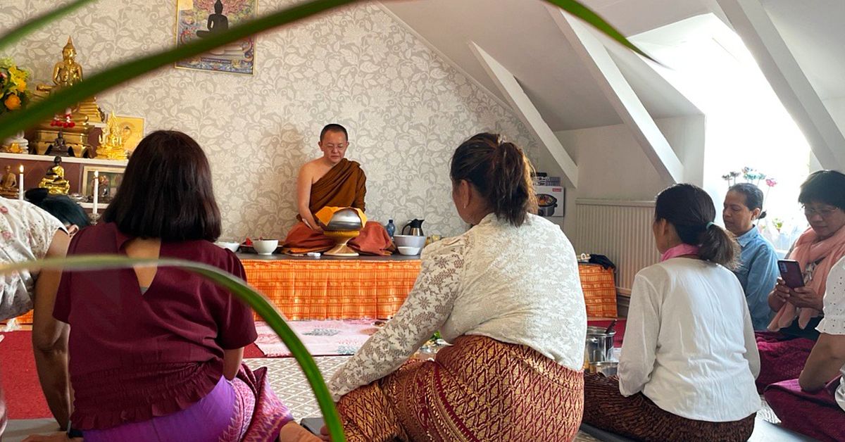 Buddhistiska munken i nya templet: ”Jag älskar Storvik” | SVT Nyheter