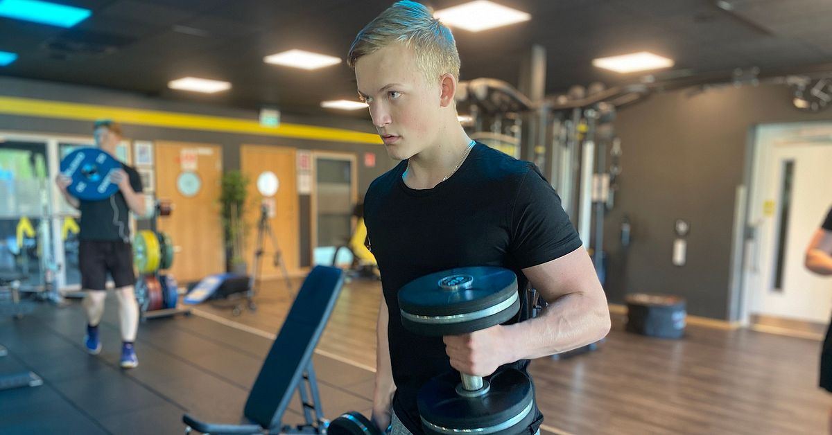 Trenden: Fler unga killar tränar på gym – Gustaf, 15, gymmar flera gånger i veckan | SVT Nyheter