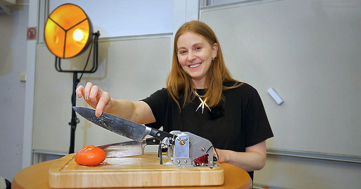Youtubern och uppfinnaren Simone Giertz blir hedersdoktor | SVT Nyheter