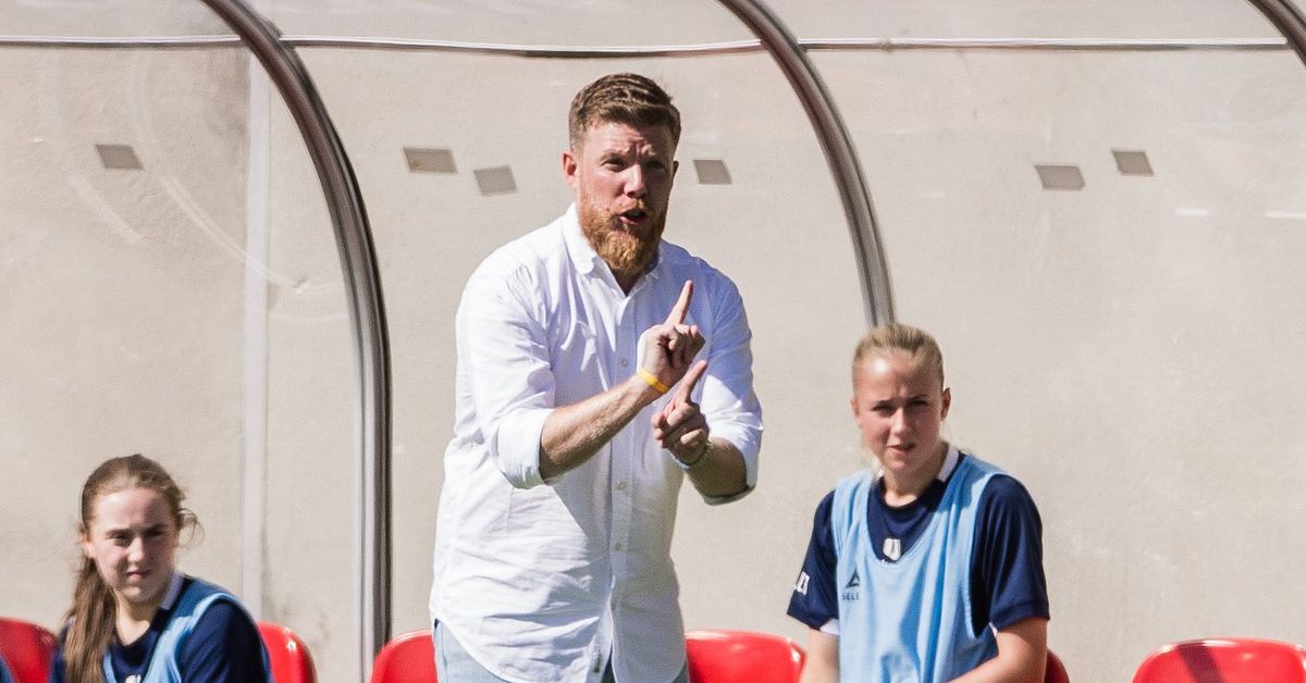 Fotboll: Linköping sparkar tränaren Rafael Roldán | SVT Sport