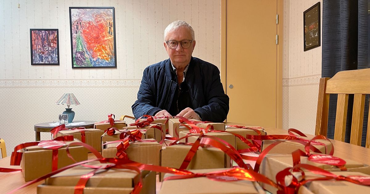 Julklappsutdelning i Backe – ger ljus till de ensamma | SVT Nyheter