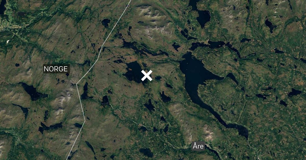 Skotrar genom isen i Åre | SVT Nyheter