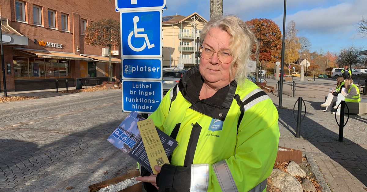 Här varnas felparkerade bilar med gula lappar | SVT Nyheter