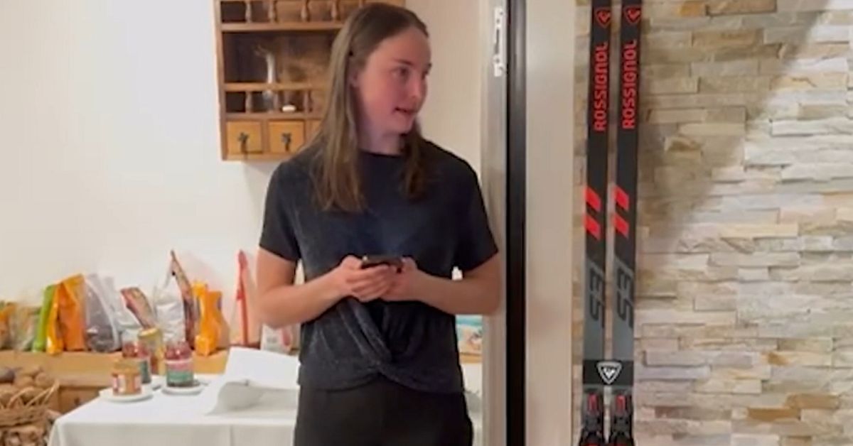 Skidskytte: Ella Halvarssons känslosamma tal till laget: ”Utan er hade ...