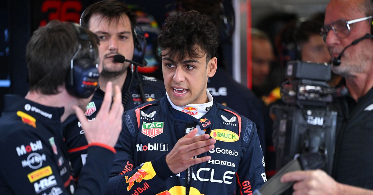 Formel 1: Arvid Lindblad klar för F1 | SVT Sport