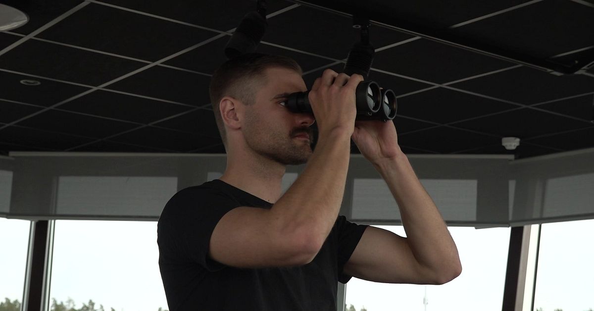 Åtta svenska flygplatser utan radarbild: ”Vi står helt nakna” | SVT Nyheter