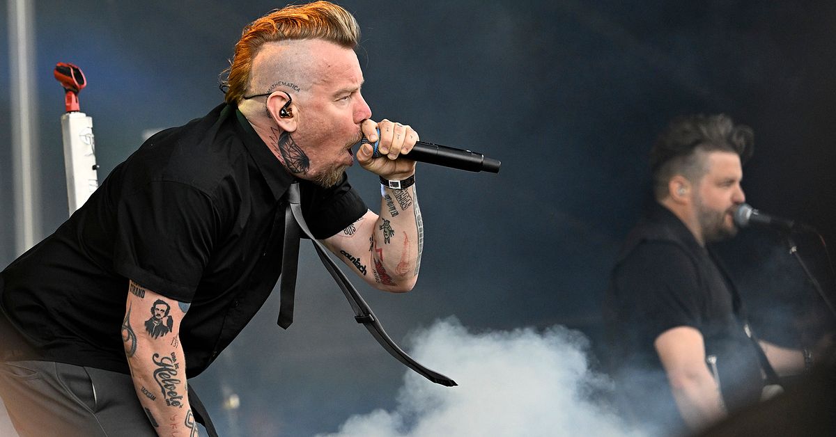 BILDEXTRA: Publik, artister och band på Sweden Rock Festival 2024 | SVT Nyheter