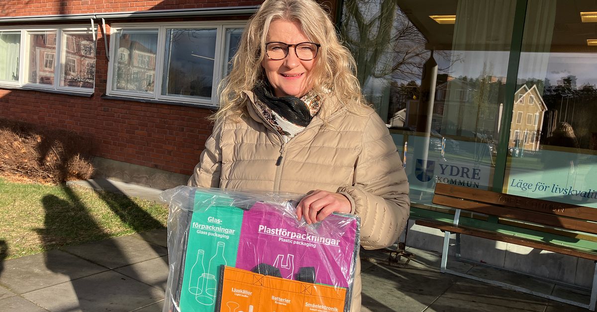 Presentkort, julfest eller kit för sopor – här är din kommuns julklapp i år | SVT Nyheter