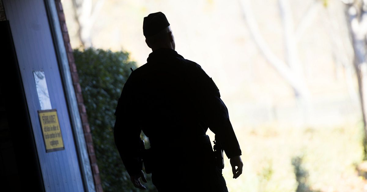 Mutmisstänkta Polisen Släppt Ur Häktet Svt Nyheter